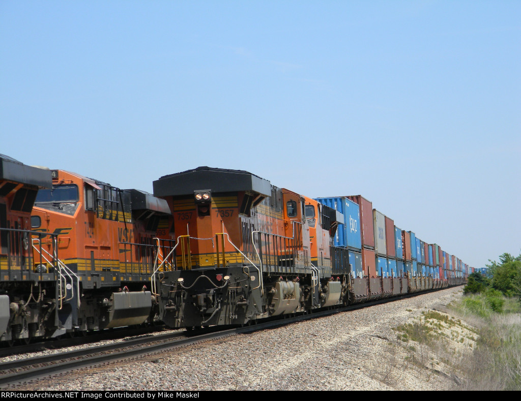 BNSF 7357